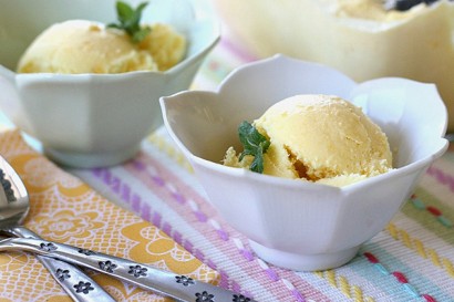 Mango Frozen Yogurt | Tasty Kitchen Blog